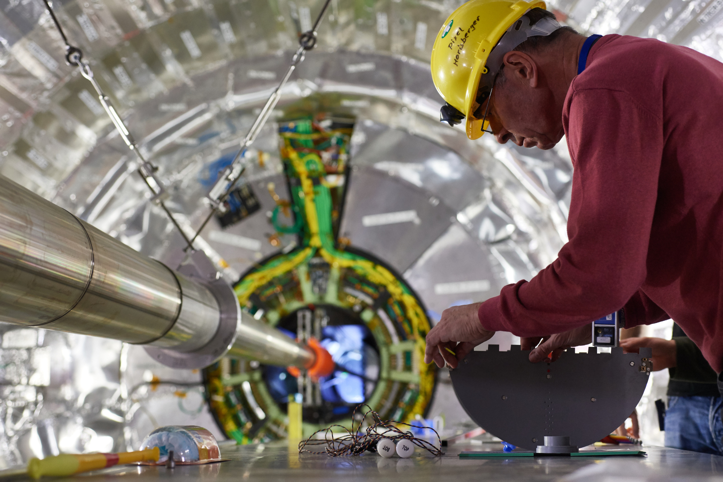Here’s what open-heart surgery at the LHC looks like | CERN