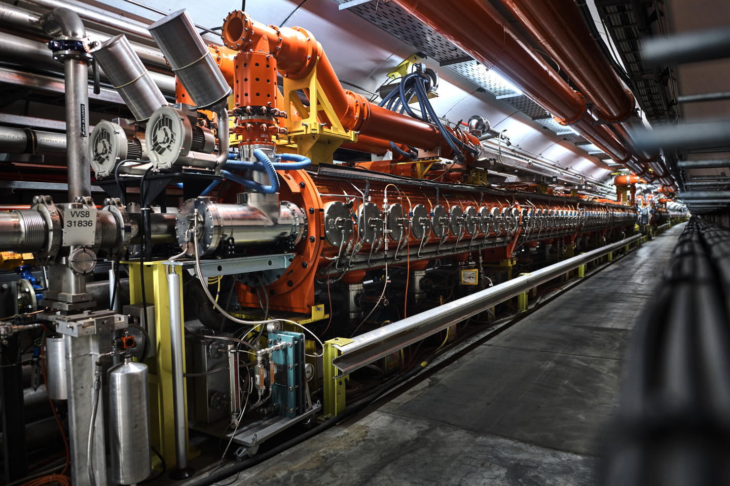 Accelerating: Radiofrequency cavities – Home | CERN